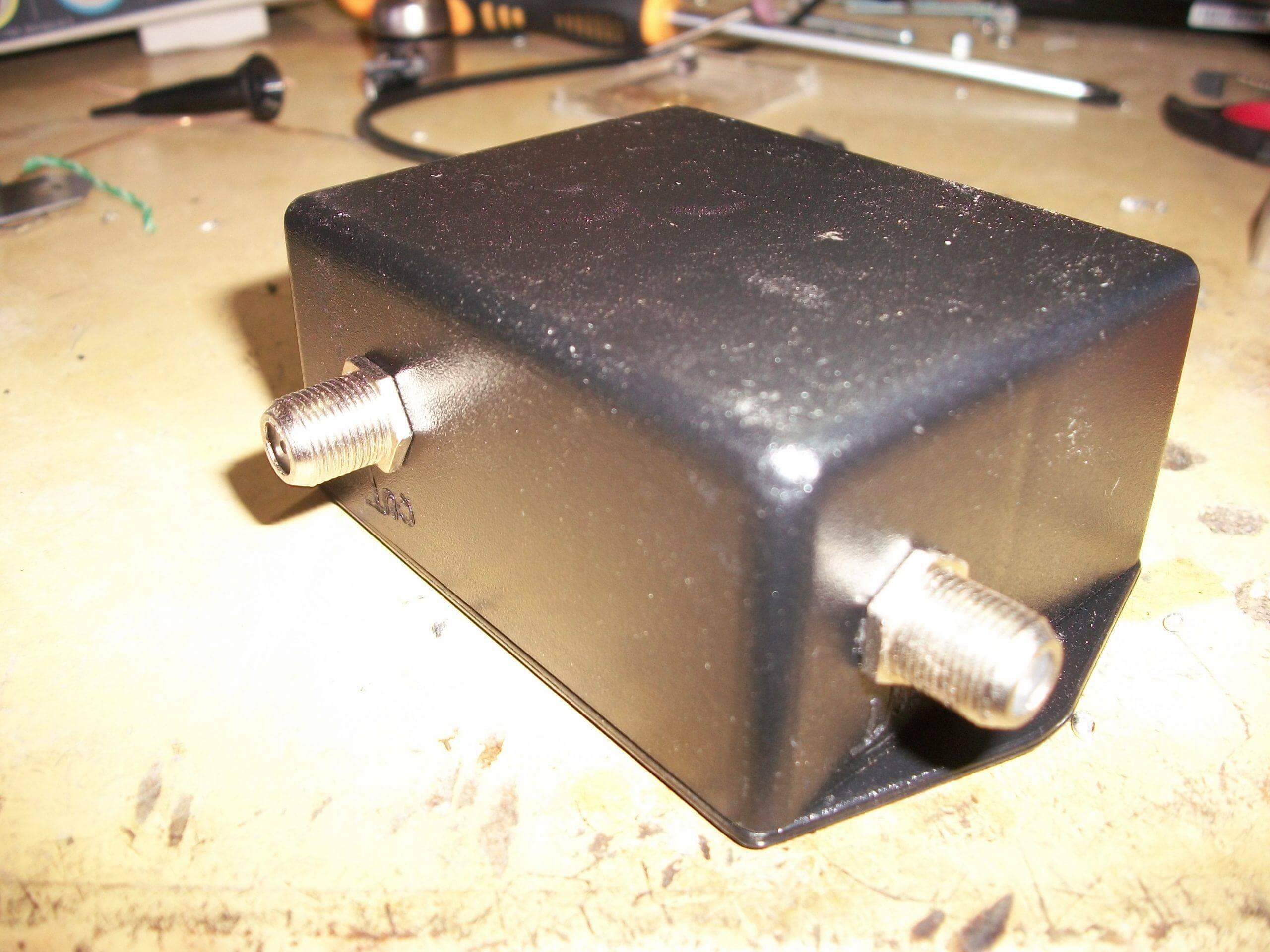 Review do Amplificador UHF/VHF Booster com BFR90 - Toni Eletrônica