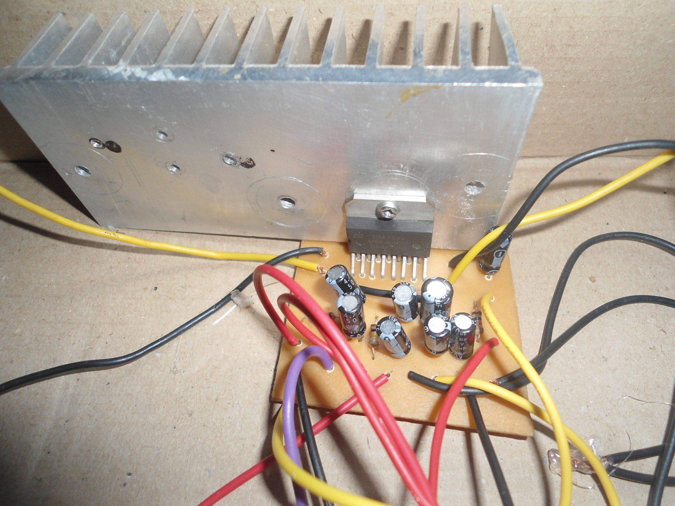 TDA7394 circuito Amplificador estéreo 2 x 30w - Toni Eletrônica