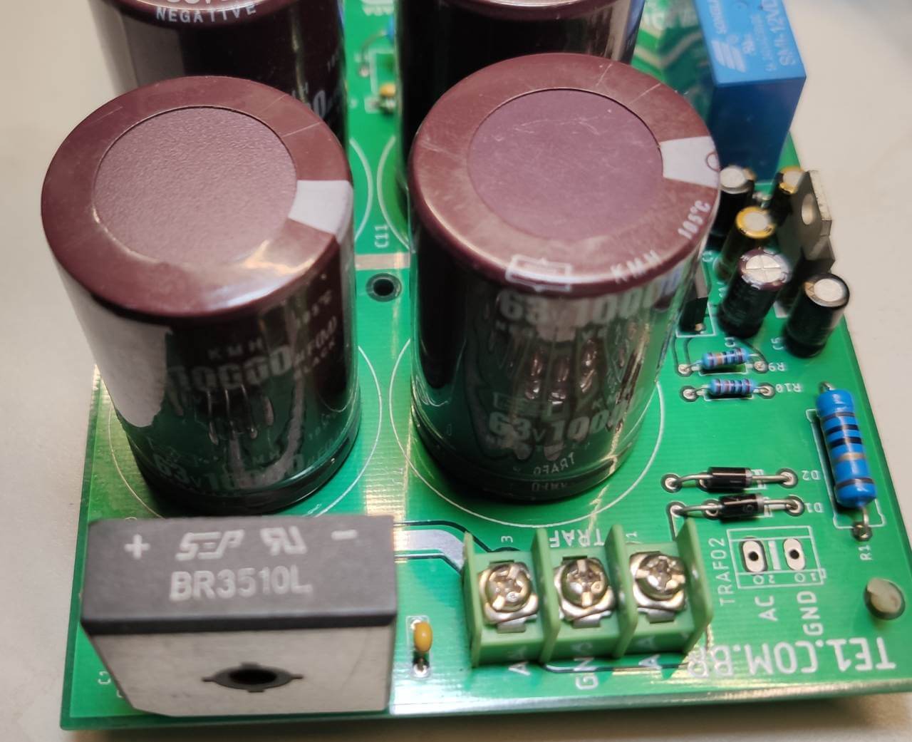 UPC1237 Fonte de alimentação com proteção - Toni Eletrônica